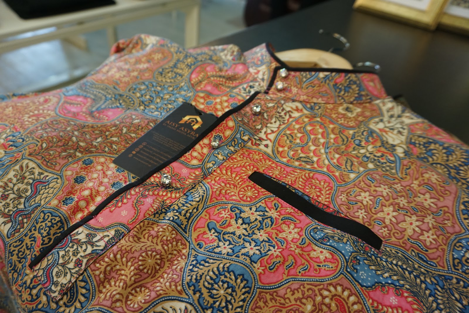 APA YANG MENARIK DENGAN KEMEJA PAK MAUN DAN KURTA BATIK AISY ASYRAF BY ...