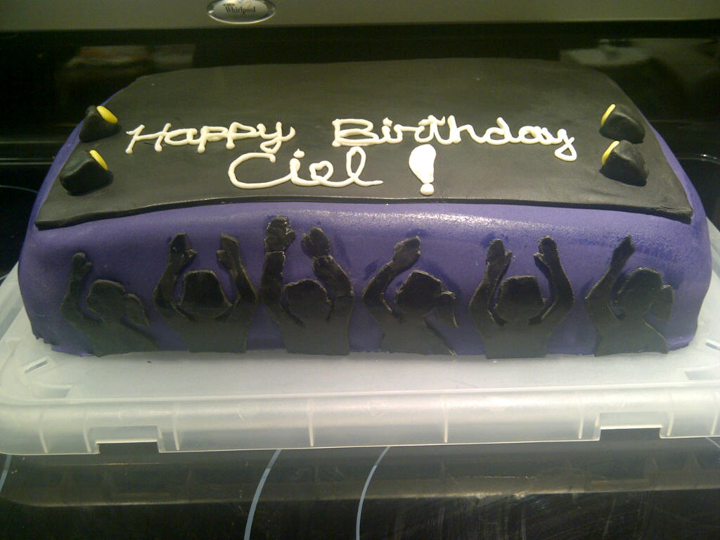 Concert Cake and cupcakes... with avocado? | Dolce Amore Cupcakes