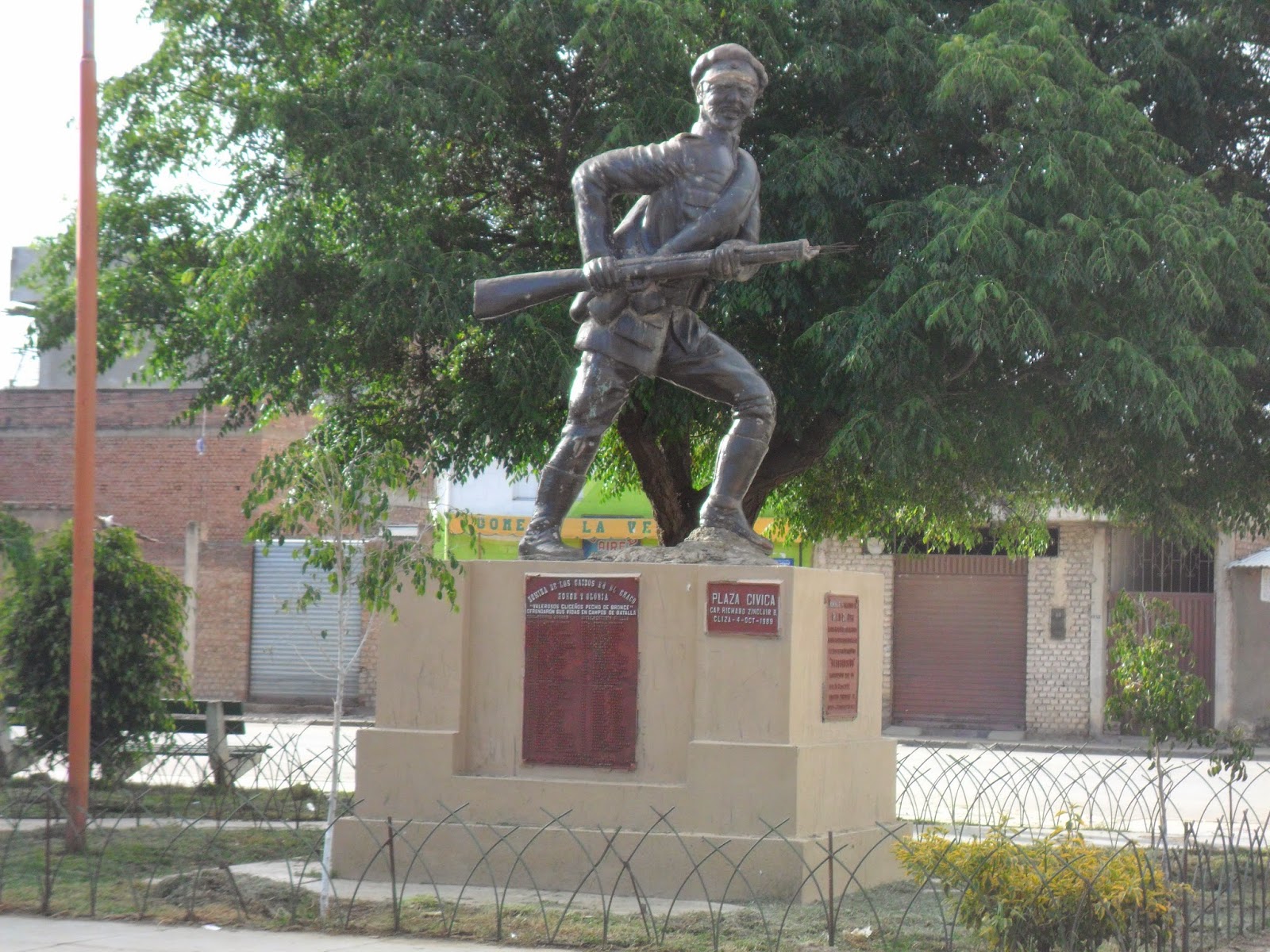 CLIZA COCHABAMBA BOLIVIA: PLAZUELA CIVICA DE CLIZA