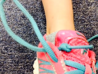 Miss Joleen's FABULOUS FRIENDS : Adaptive/Alternate Shoe Tying