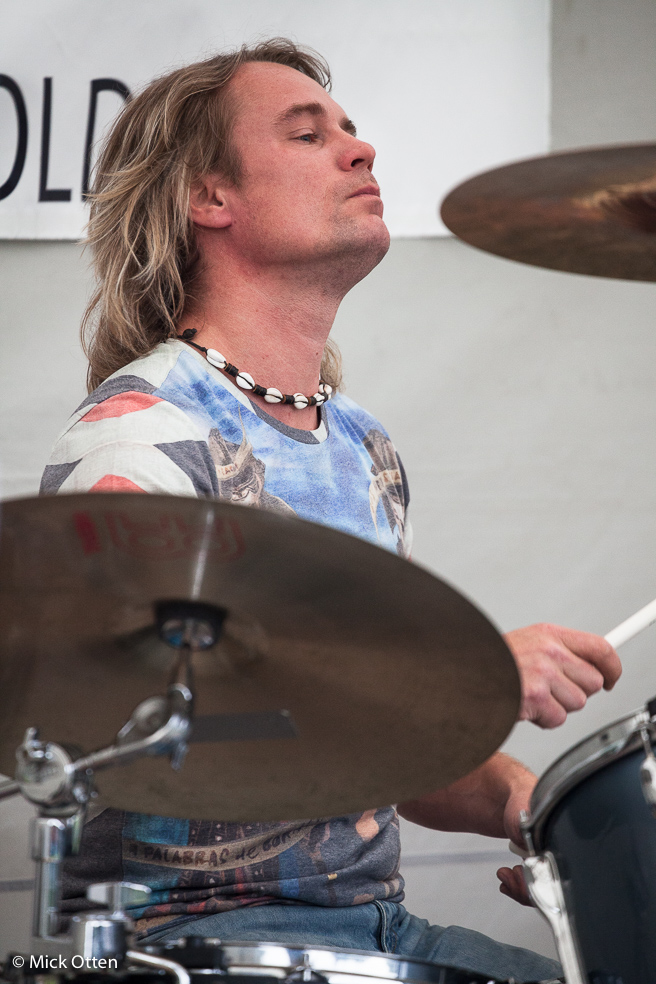 NOORD010inbeeld: Gevarieerd wijkfeest van Bewonersorganisatie Bergpolder