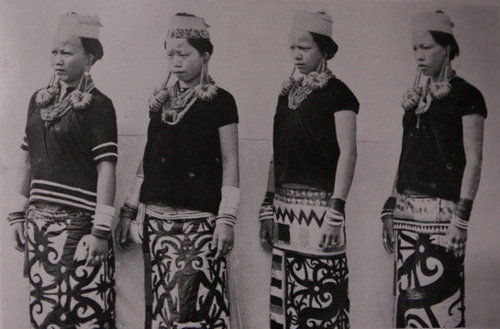 paren nyawi's blog: The Dayak Tribe of Borneo: Kenyah.