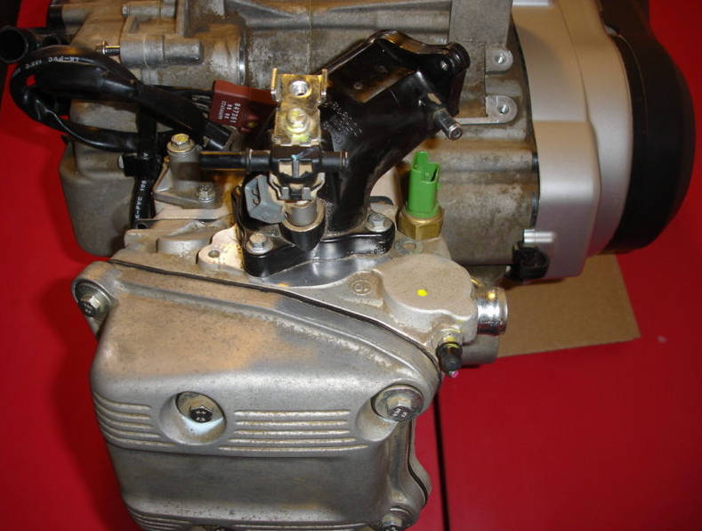 Malaguti Spidermax GT500: Piaggio 500cc MASTER engine pictures