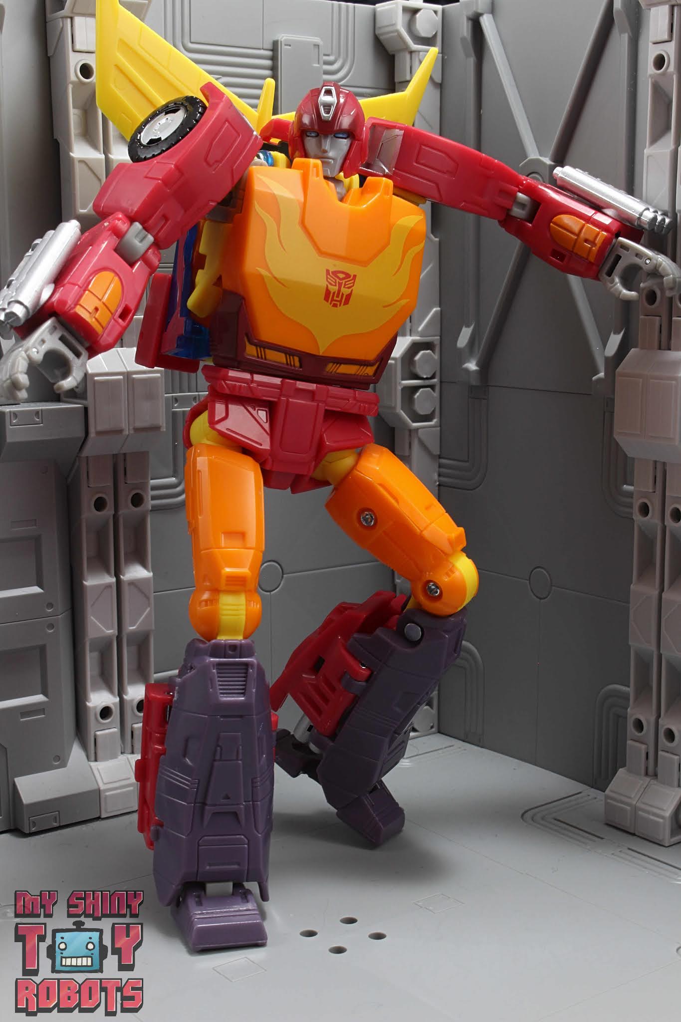 My Shiny Toy Robots: Toybox REVIEW: Transformers Studio Series 86 Hot Rod