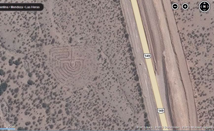 YAMILA MARAÑÓN: Laberintos