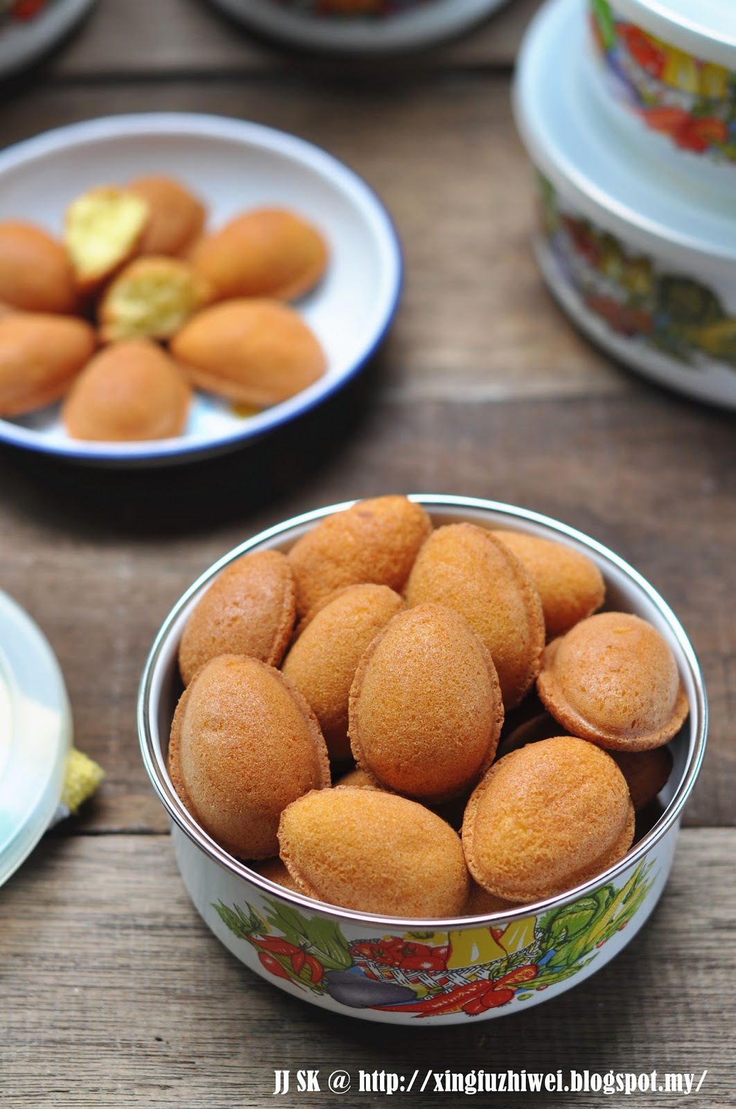 爱厨房的幸福之味: 香橙鸡蛋糕~~小粒（预烤面粉与粗糖）Orange Kuih Bahulu