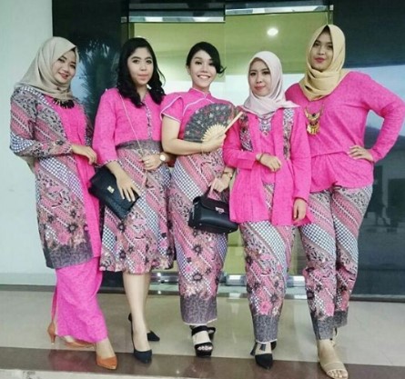 15 Contoh Model Rok Batik Panjang Kombinasi Modern 2023