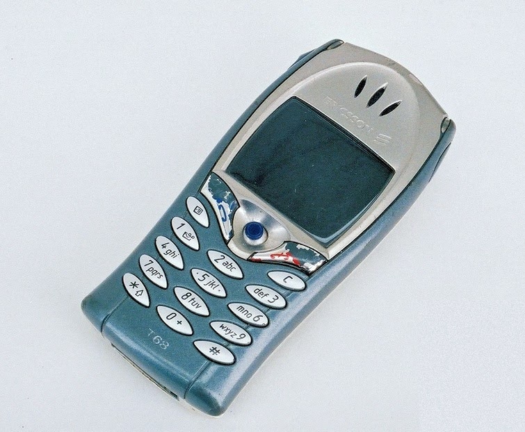 Retromobe - retro mobile phones and other gadgets: Ericsson T68 (2001)