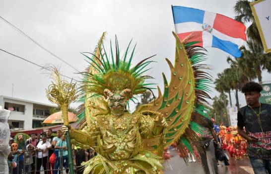 Miles de personas disfrutan del Gran Desfile de Carnaval de Santo Domingo