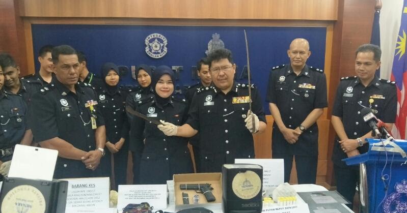ajilpost: POLIS KELANTAN TAHAN PENYELUDUP SENJATA API