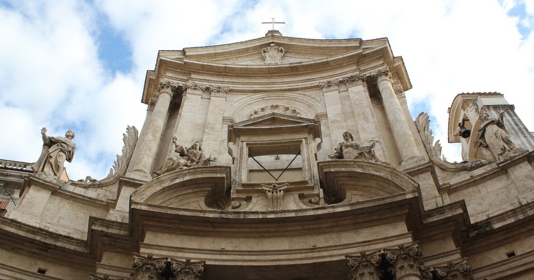 Guide of Rome: San Marcello al Corso: a less known church.