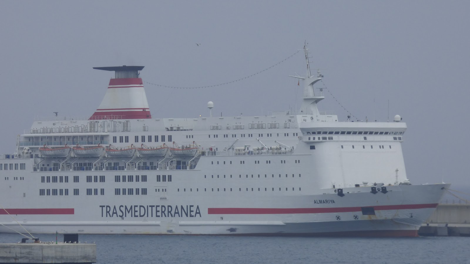 FERRYBALEAR: Parada técnica para el "Almariya"