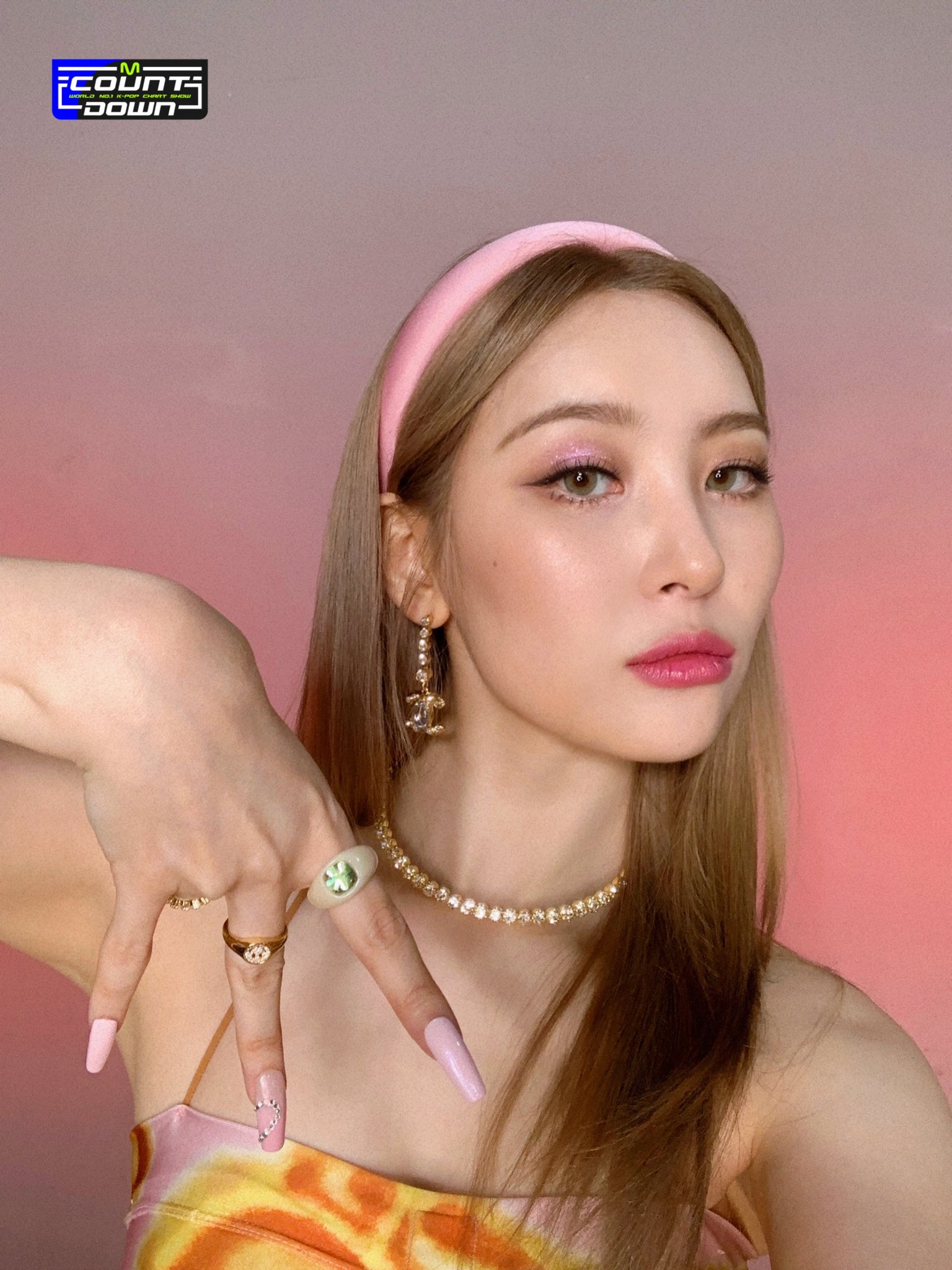 Watch SunMi's 'You can't sit with us' stage on M!Countdown - Wonderful ...