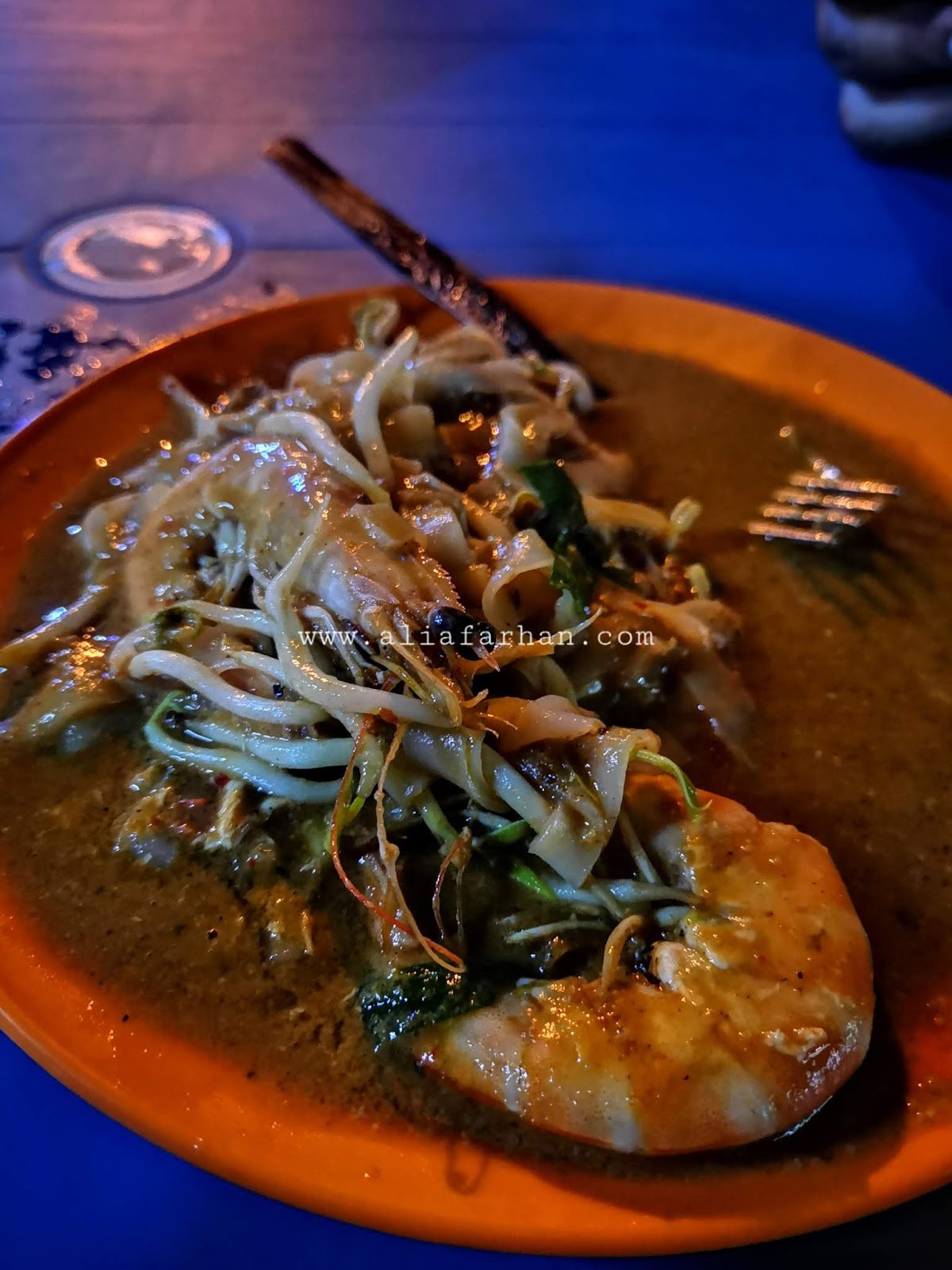 Food Review : Sizzling Mee Sedap di Kafe Budak Boss, Bukit Mertajam ...