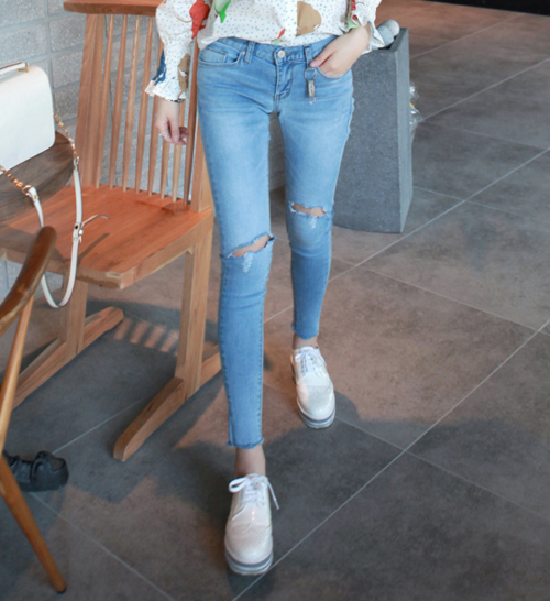 [Miamasvin] Blue Ripped Knee Skinny Jeans | KSTYLICK - Latest Korean ...