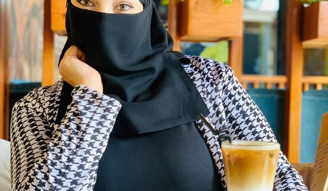 أنا دكتورة مطلقة أرغب في الزواج وأقبل أن أكون زوجة ثانية زواج دوت قمر