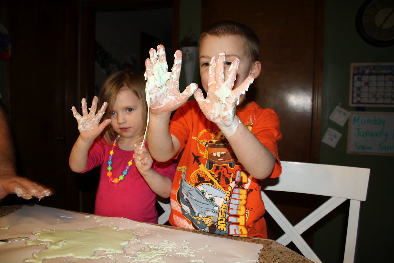 The Laber Family: Cornstarch Suspension Science Experiment