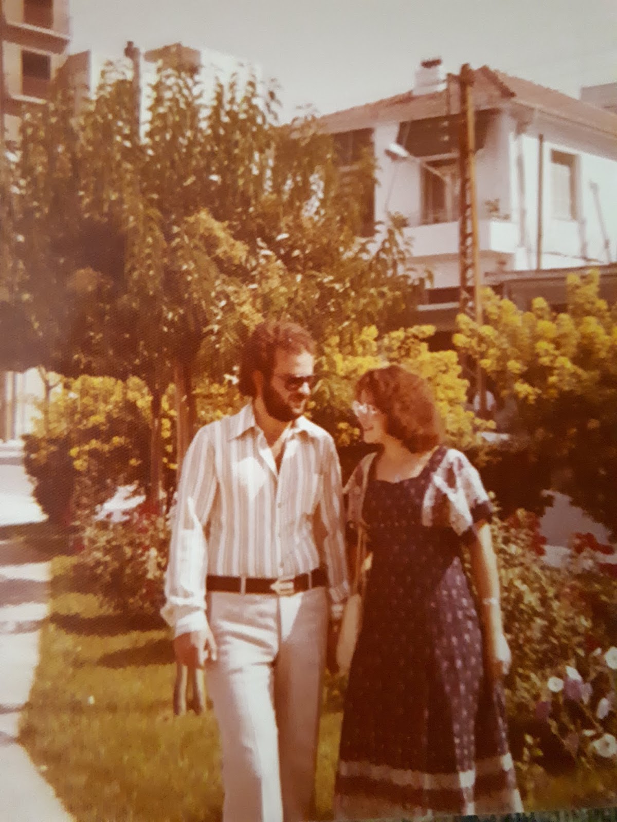 ΕΛΕΝΗ ΛΟΥΚΑΡΗ - ΚΑΛΑΪΤΣΙΔΟΥ: ΚΑΤΕ ΛΑΡΙΑΣ 1974-1976 ΤΑΞΙΔΙ ΣΤΑ ΦΟΙΤΗΤΙΚΑ ...