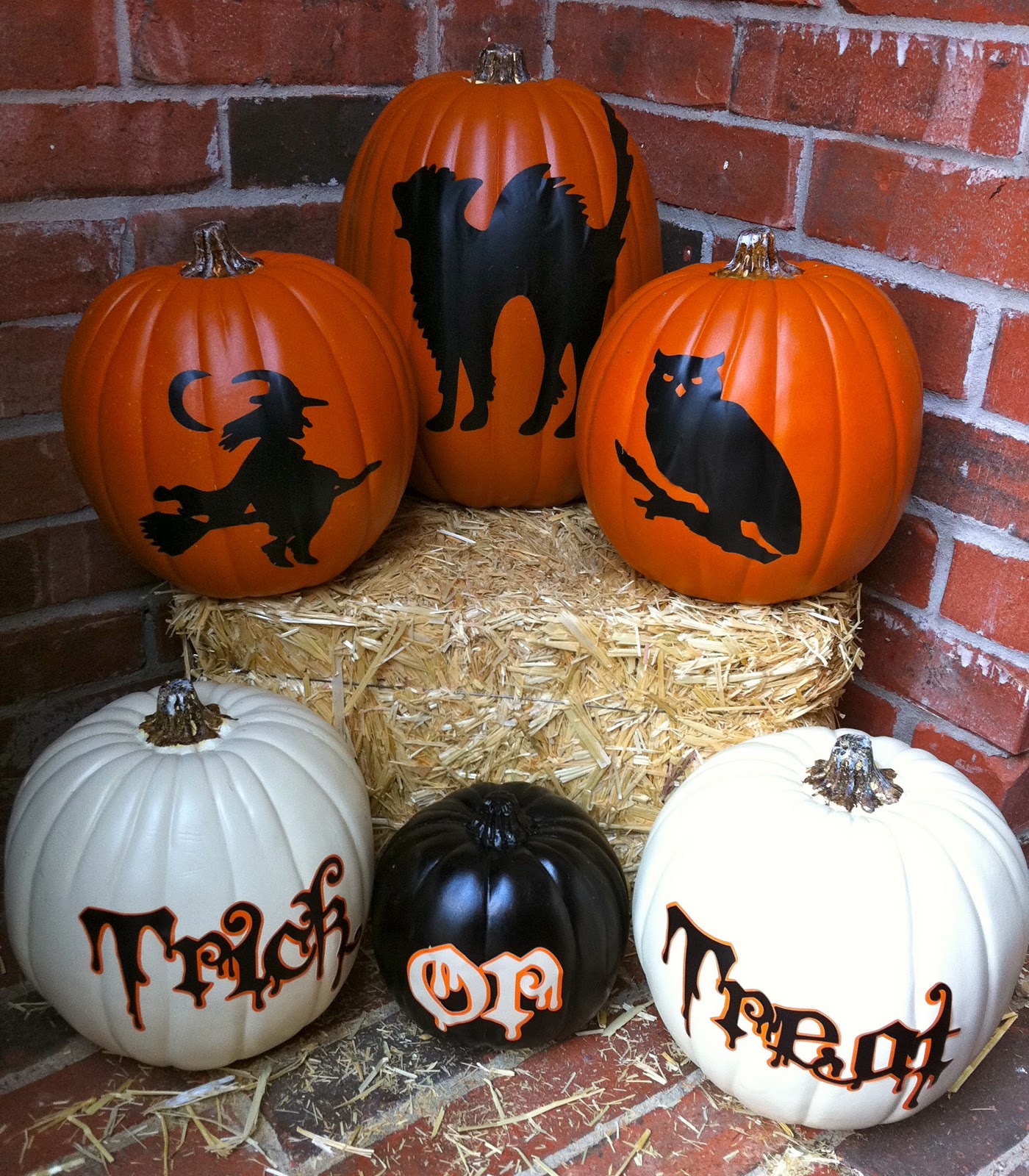 Obsessed with Scrapbooking: Easy Halloween Cricut Vinyl Pumpkins!