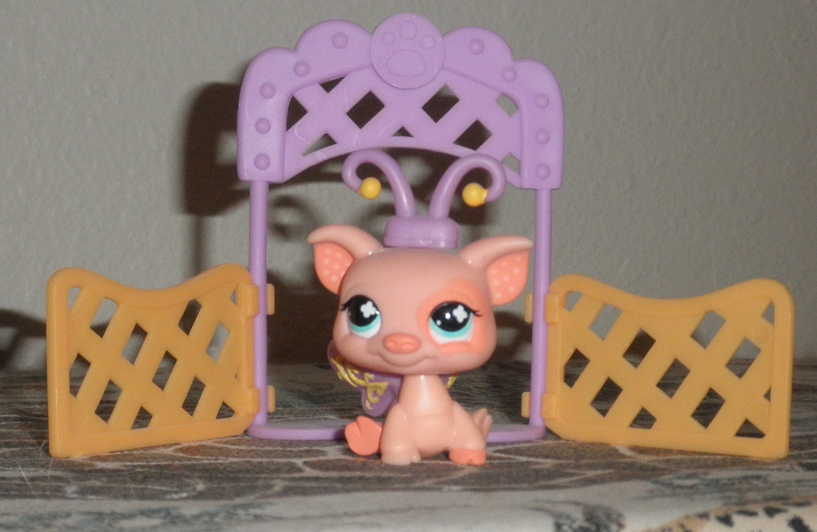 Collectomania: LPS Pigs