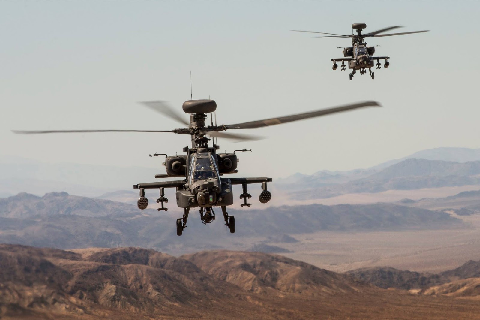 SNAFU!: Royal Air Force 18(B) Sqn Chinook leads two Apache helicopters ...