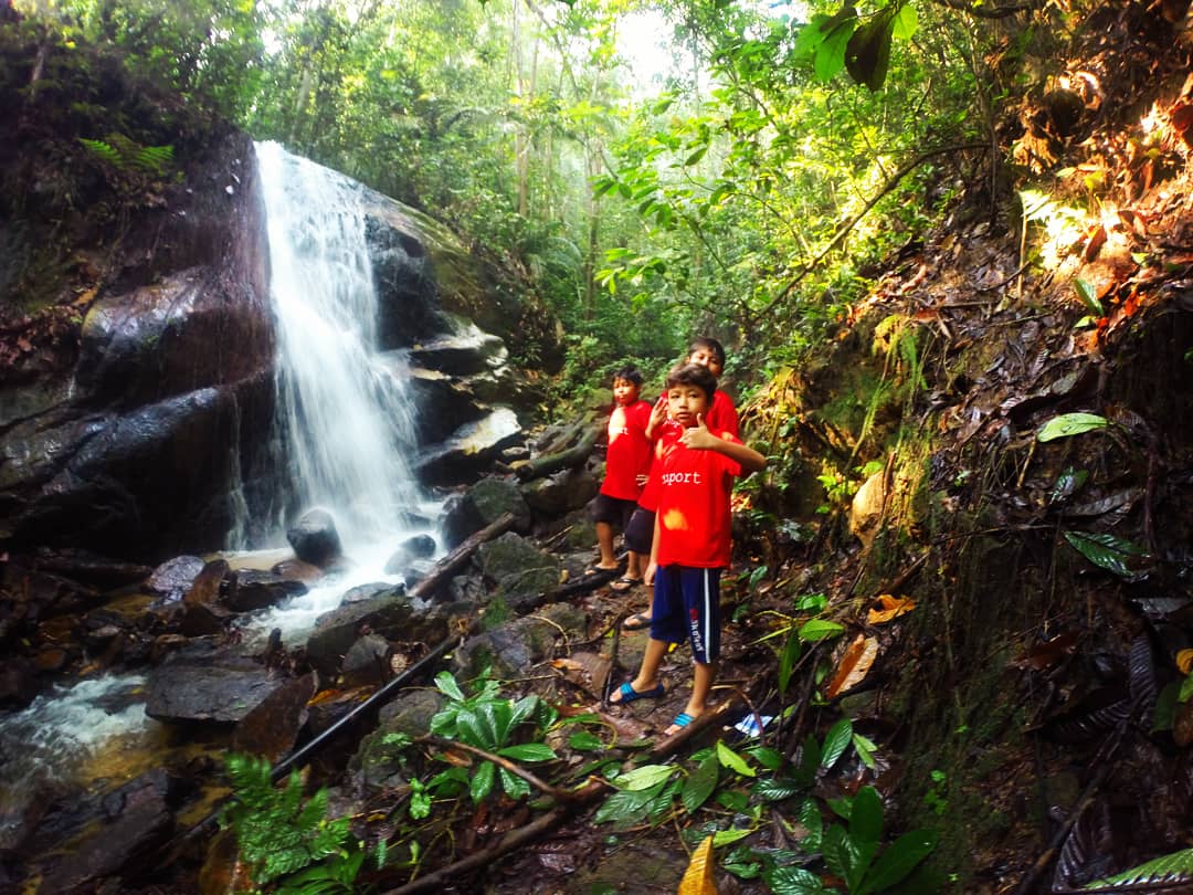 Trekking ke Air Terjun Taman Eko Rimba Komanwel - Commonwealth Forest ...