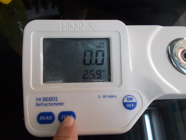 sciencetific products: Hanna Digital Brix Refractometer Model HI96801 ...