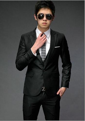 Slim Fit Suits: Look Stylish in Suits Slim Cut