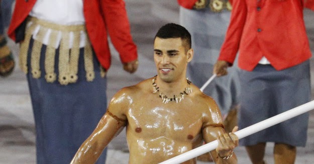 WE LOVE HOT GUYS: Pita Taufatofua, the hot Tongan flag beare