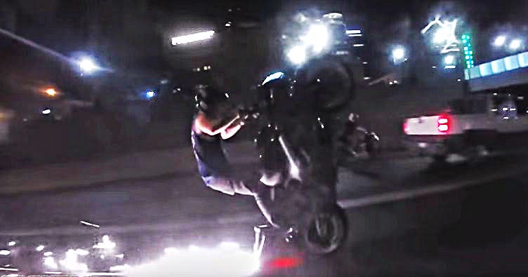 TKC MUST SEE!!! DOWNTOWN KANSAS CITY MOTORCYCLE STUNT SEASON BEGINS!!! TKC MUST SEE!!! DOWNTOWN KANSAS CITY MOTORCYCLE STUNT SEASON BEGINS!!!