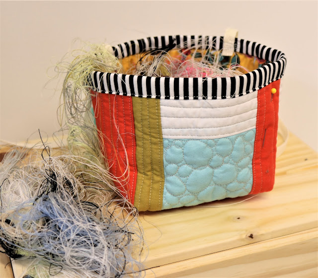 TIA CURTIS QUILTS: The Best Quilted Bucket Tutorial