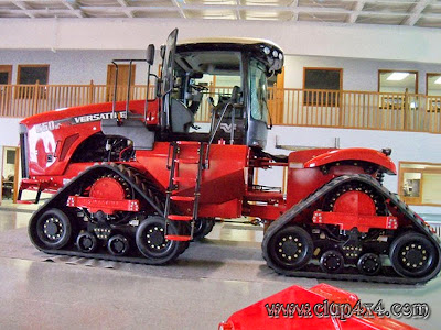 Tractors - Farm Machinery: Versatile 550DT