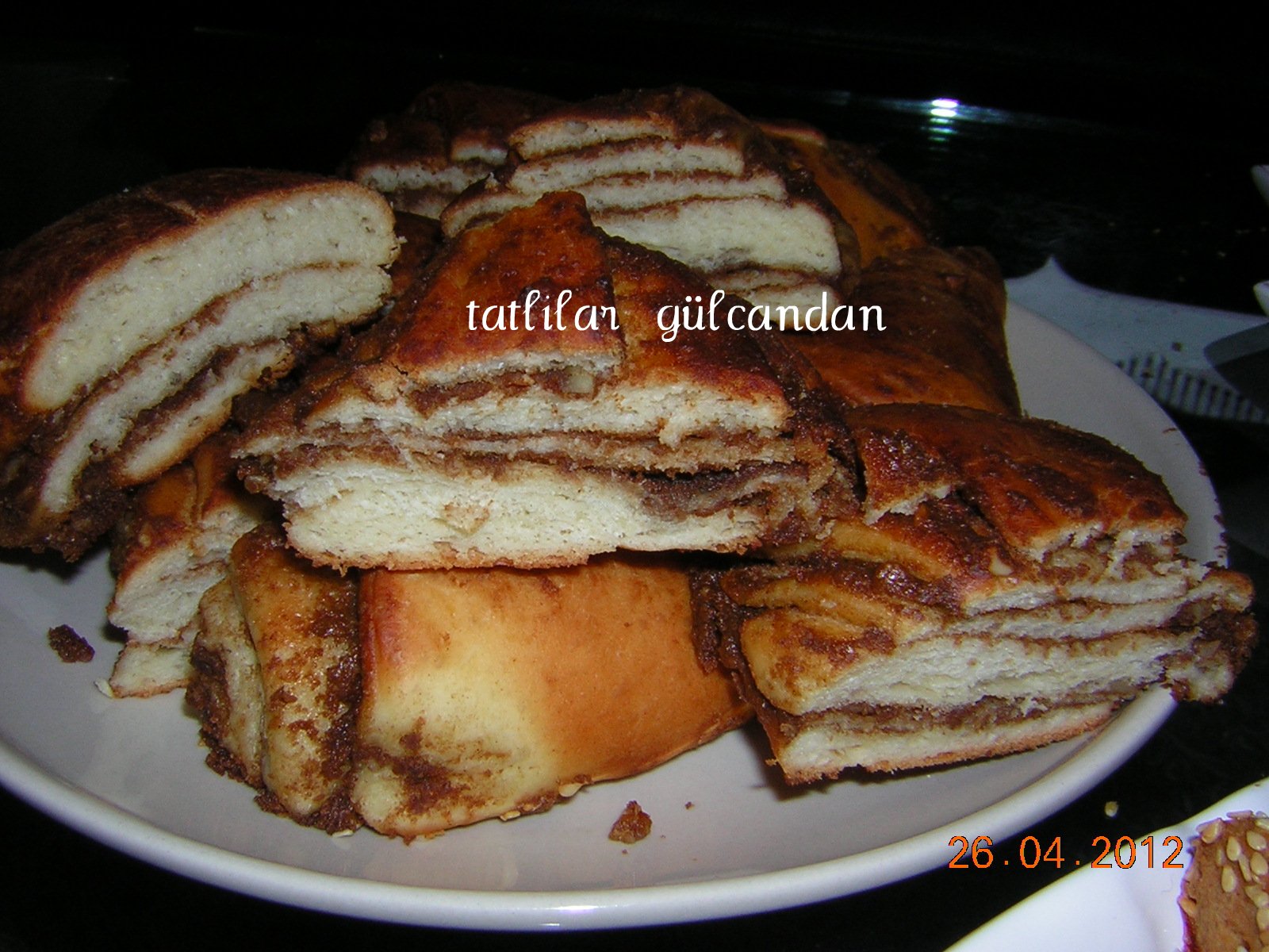 En Güzel Yemek Ve Tatlı Tarifleri: hashasli cevizli cörek