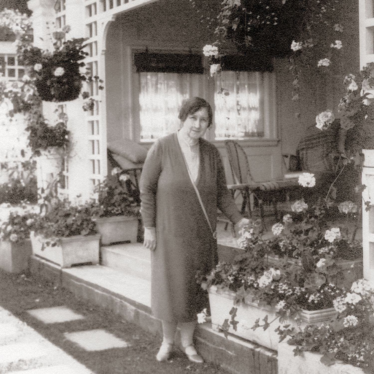 Heroes, Heroines, and History: Butchart Gardens