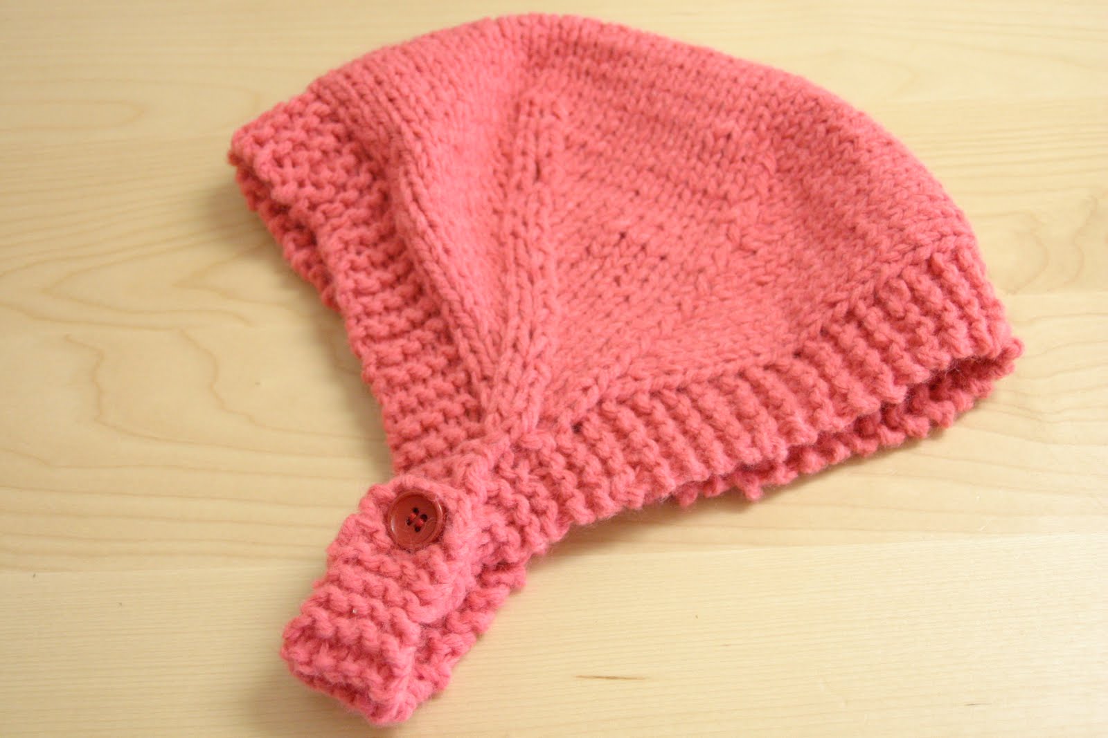 Kimono Lover: Two Knitted Bonnets!