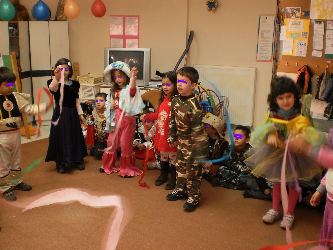 .~~kindergarten teacher ~~ΝΗΠΙΑΓΩΓΟΣ.....ΧΡΩΜΑΤΑ ΚΑΙ ΑΡΩΜΑΤΑ ...