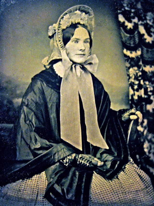 Lady in Style – Glamorous Photos of Fashionable Women in the Mid-19th ...