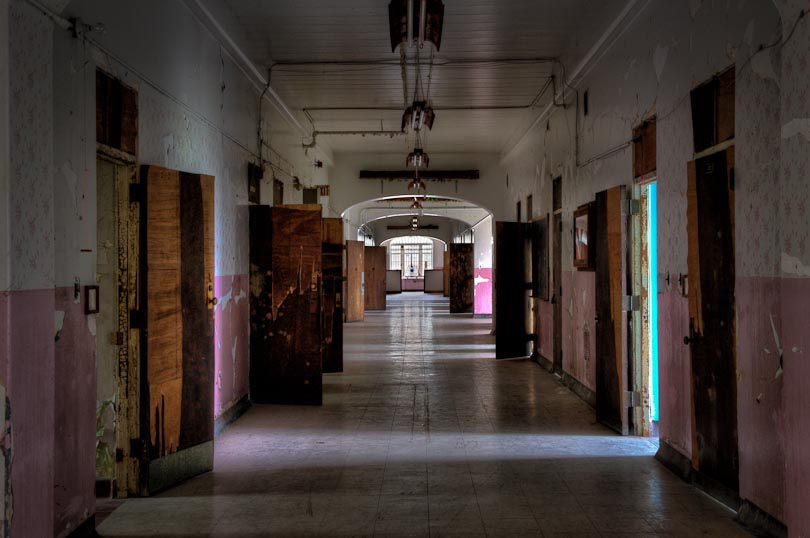 Images Of Wild Life - www.imagesofwildlife.com: Lunatic Asylum - hall ...