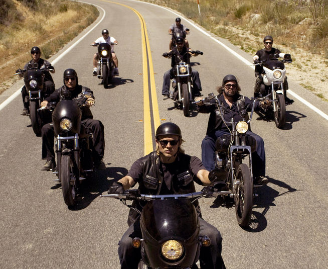 CINE POR HOBBY: OPINIÓN SERIES TV: Hijos de la anarquía