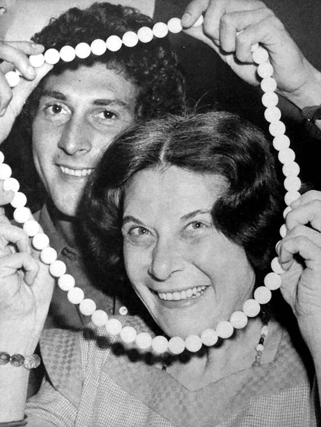 Astros em Revista: REINALDO GONZAGA - O GALÃ CANTOR