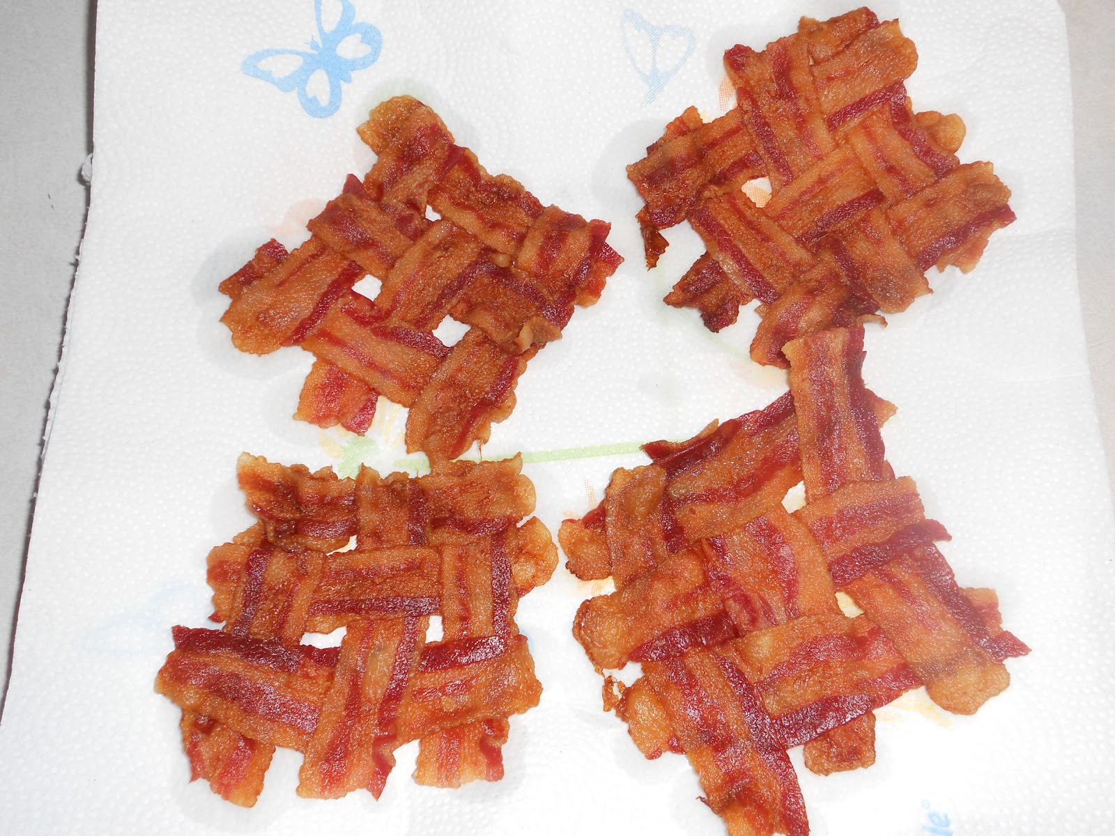 Dots & Daisies: BLT - Bacon Baskets