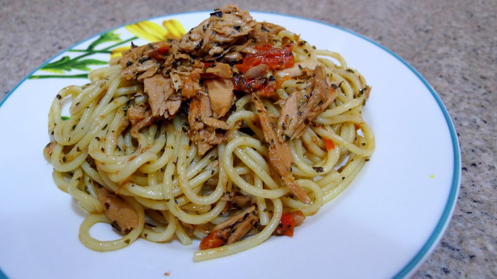 All About The Yum: Recipe: Century Tuna Basil Pasta