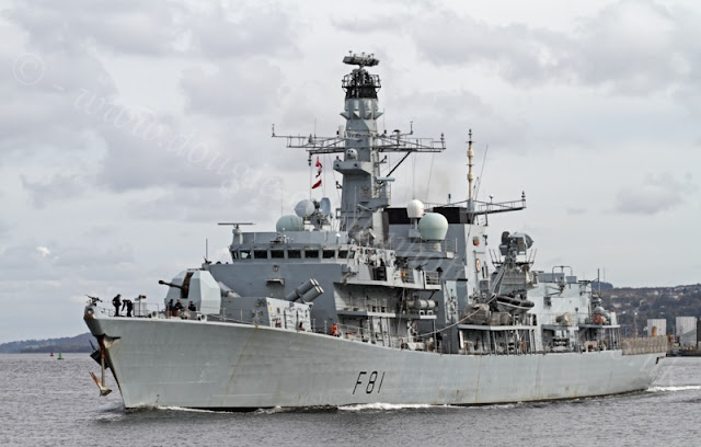 Dougie Coull Photography: HMS Sutherland Departs the Clyde