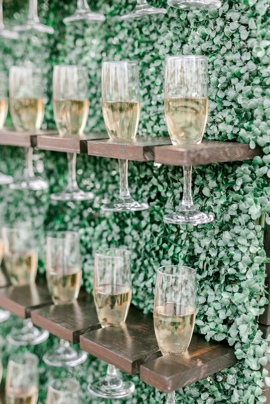 Amazingly Creative Ways To Serve Drinks At Your Wedding The Thrifty Bride Amazingly Creative Ways To Serve Drinks At Your Wedding The Thrifty Bride