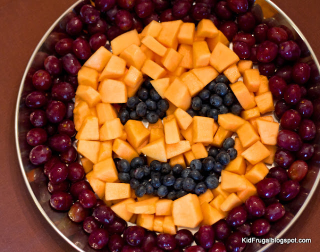 Kidfrugal: Pumpkin Shaped Fruit Tray