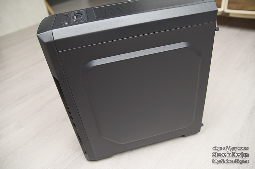 훌륭한 가성비를 보이는 ABKO NCORE 아수라 풀 아크릴 컴퓨터케이스