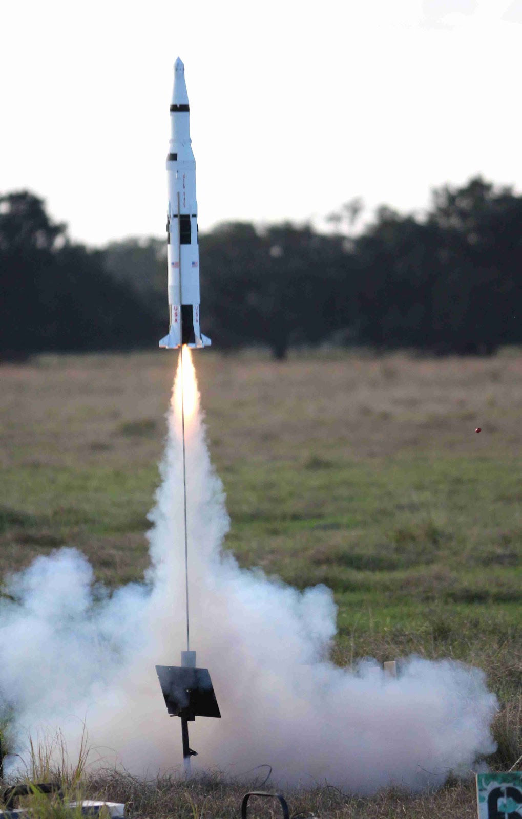 Model Rocket Building: Tampa TTRA Lunch December 15, 2012
