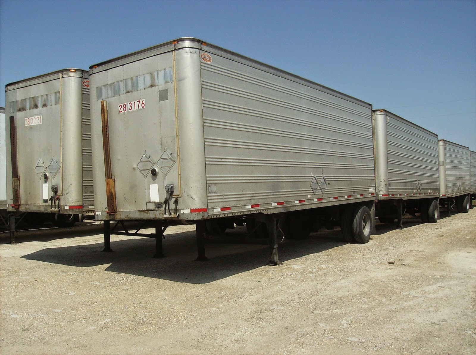 FOR SALE: Pup Dry Van Trailers