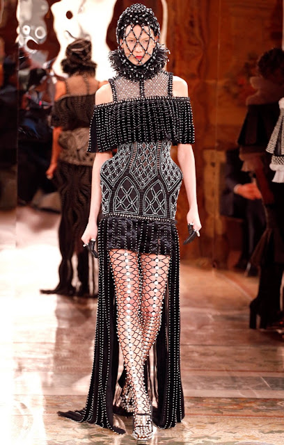 Branding Queen | Pretty in a Power Suit