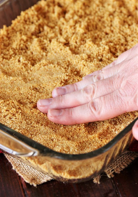 No-Bake Strawberry Yum Yum | The Kitchen is My Playground